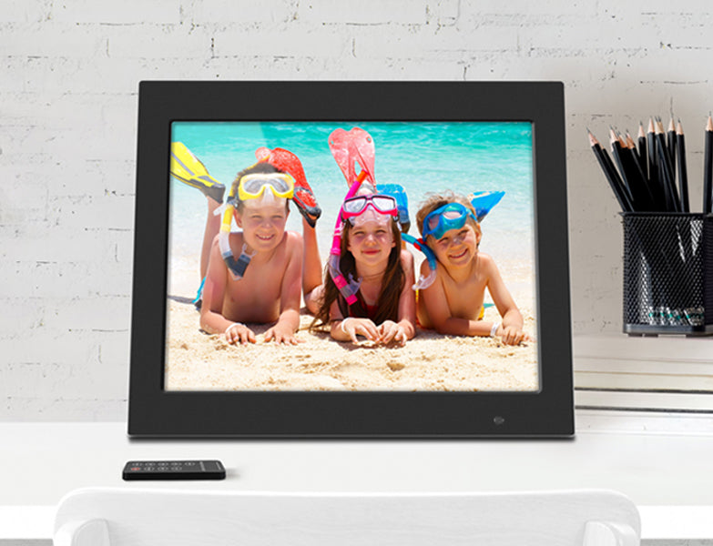 Digital Photo Frame with 4 GB Built-in Memory - 15 inch