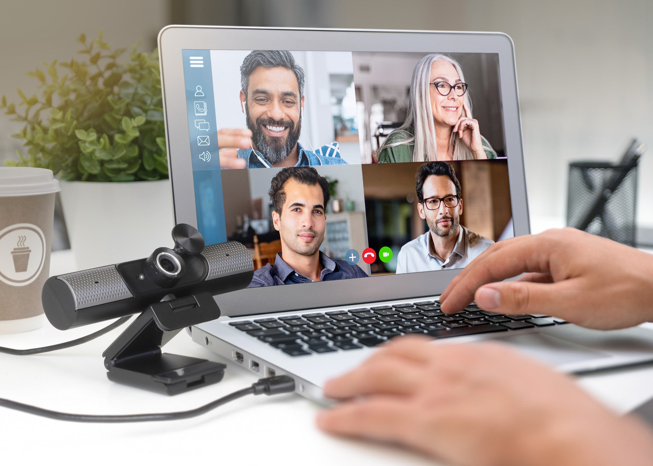 HD 1080p Webcam with Omnidirectional Mic and Built-in Speakers | Aluratek