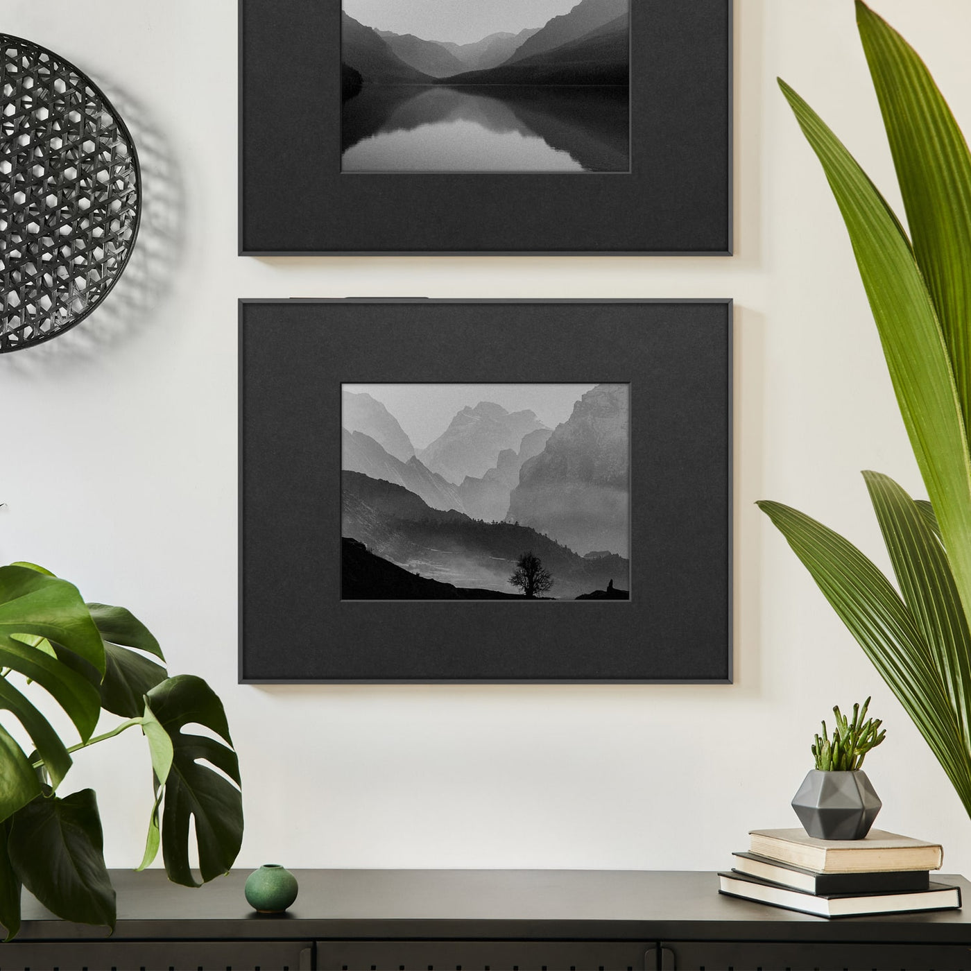 ePaper 13.3” WiFi Digital Photo Frame – Aluratek